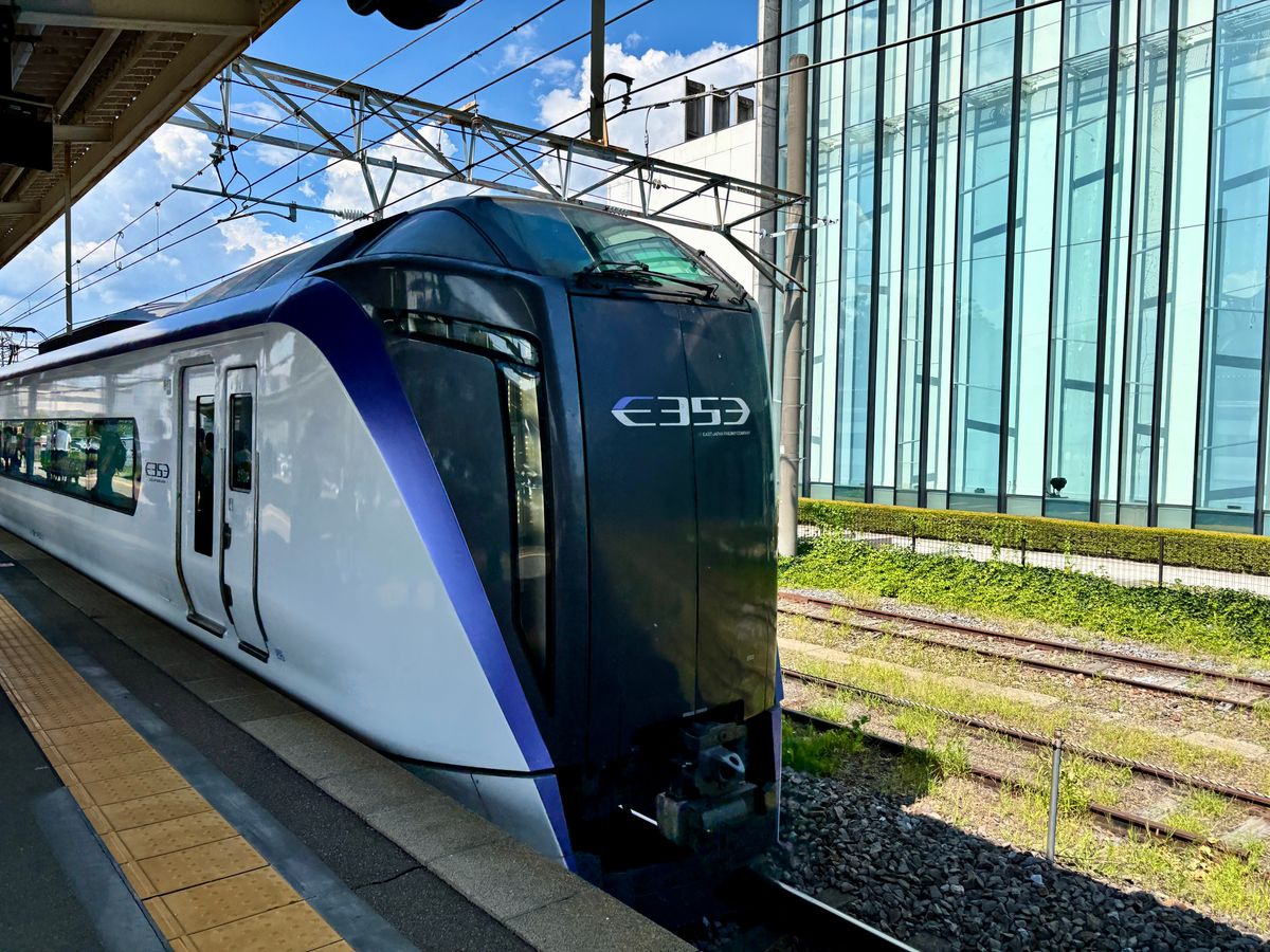 Limited Express Azusa: Tickets, Seats & How to Ride from Tokyo ...